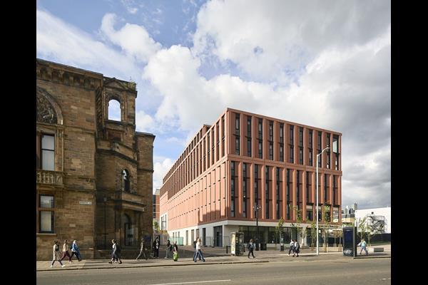 Hassell completes University of Glasgow’s Adam Smith Business School ...
